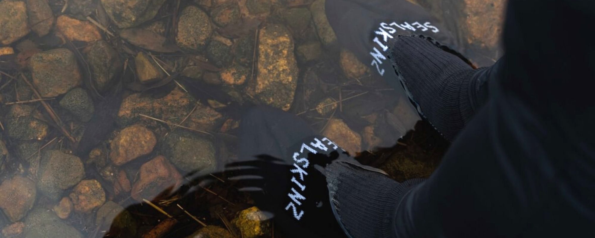 What is a waterproof sock anyway? – Sealskinz EU